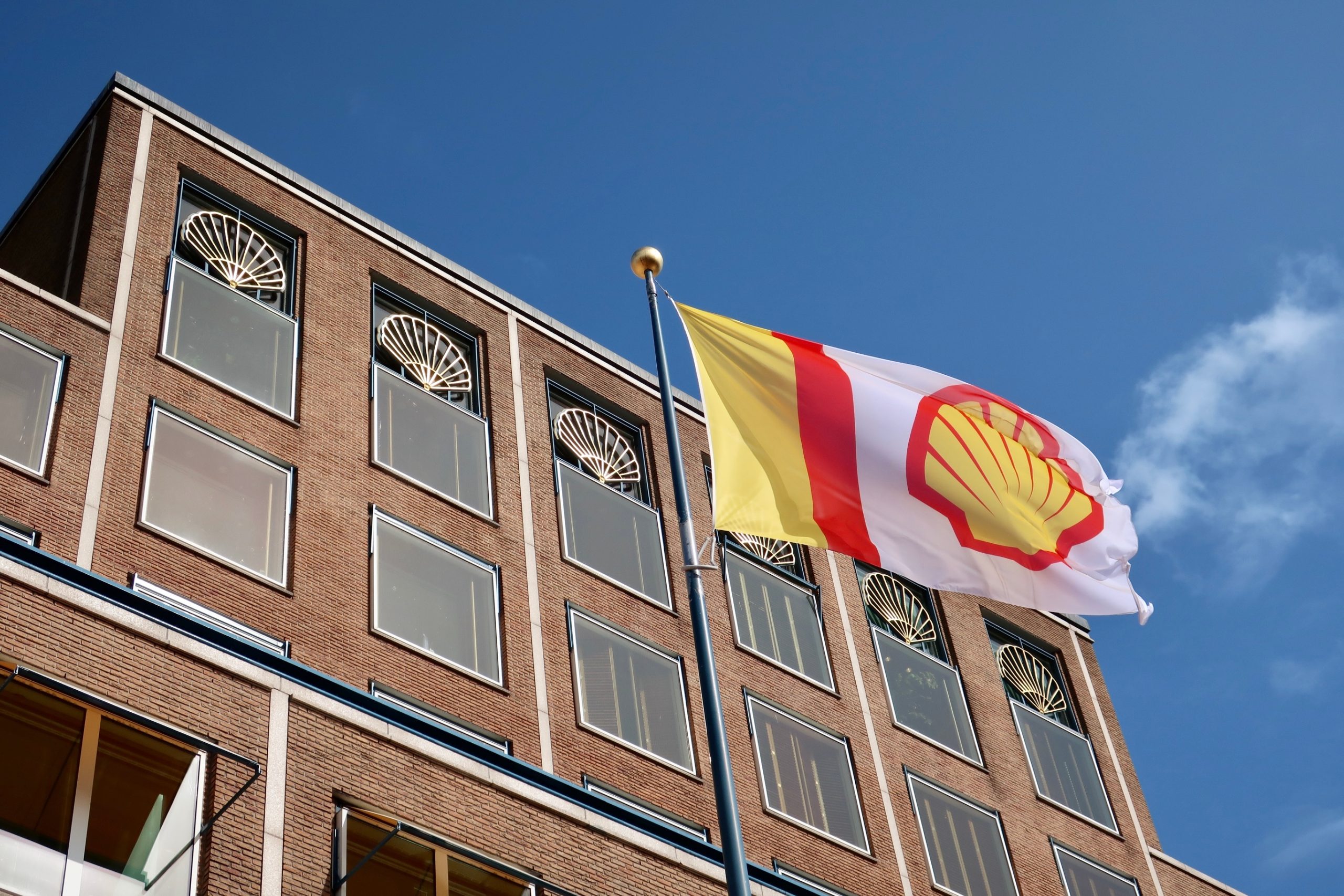 Shell opnieuw bij de 3 populairste werkgevers - Rijksoverheid aan kop ...